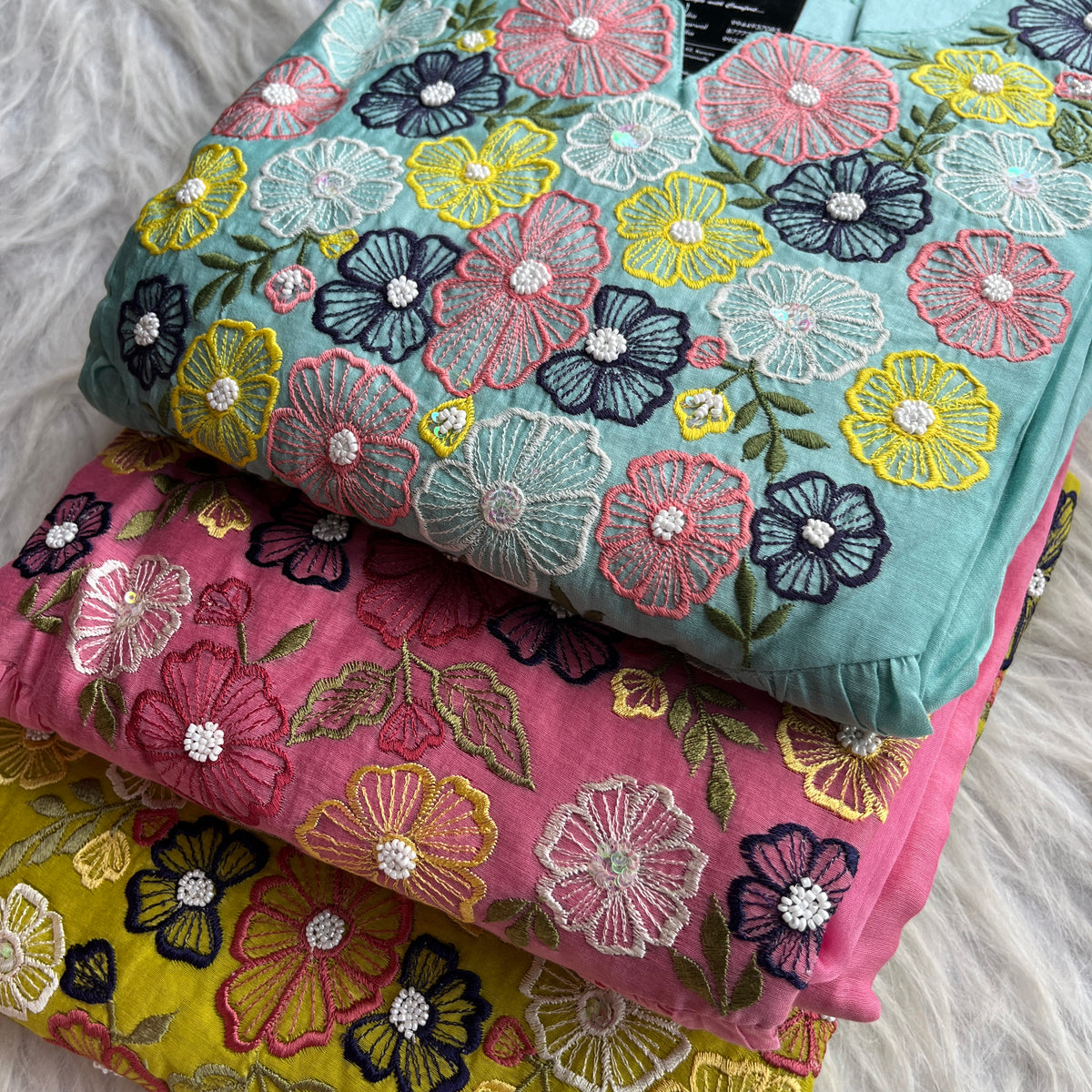 “RANGMAYEE” Thread Embroidered Mul Chanderi Suit Set 💕 – Kurti Swag